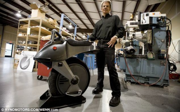 RYNO Motors 推RYNO 电动独轮摩托车，最快时速25英里每小时，售价2250磅-36氪