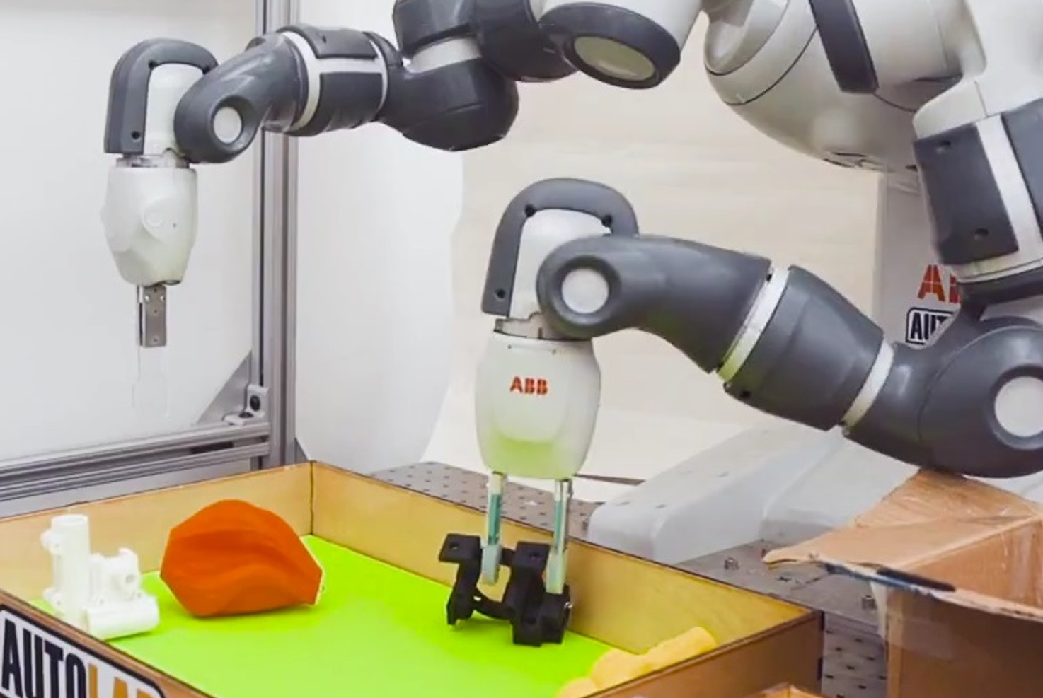 这款叫Dexnet的深度学习系统, 能让机器像人一样思考如何抓取实物|潮科技-36氪