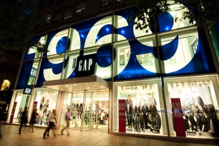 Gap业绩毫无起色，又要关店自救了-36氪