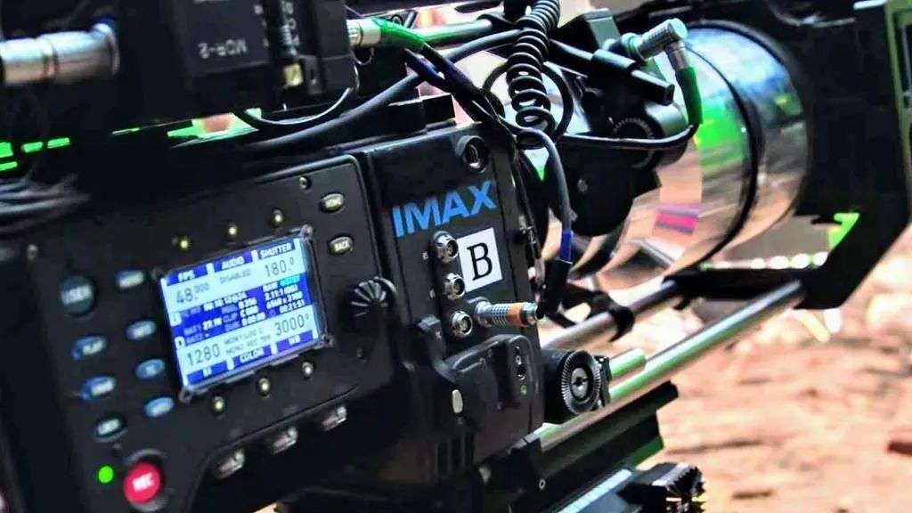 《信条》用了史上分辨率最高的摄影机拍摄，为什么在电影院看不出来？-36氪