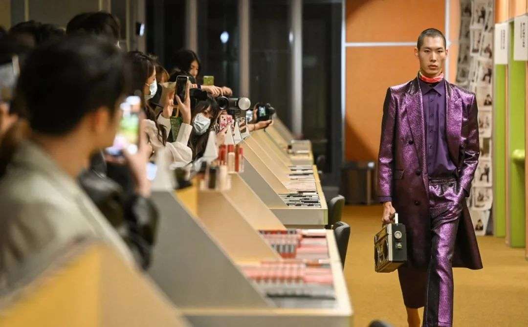 36氪专访｜HARMAY話梅创始人：这个世界缺少稀缺性，商业应该因为人而更有趣-36氪