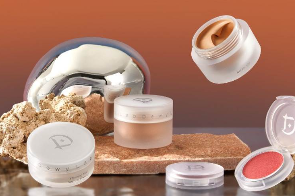 36氪首发 | 纯净美妆品牌「Dewy Lab淂意」成为小红书投资的第一家化妆品品牌，一年内完成三轮融资-36氪