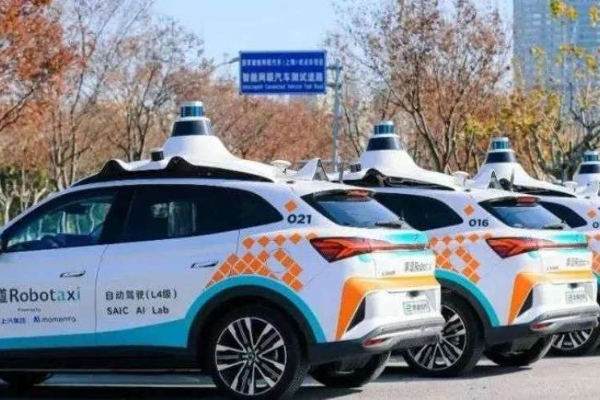 Robotaxi进入2.0时代：上汽、广汽和小鹏登台，奔赴“万辆”、“前装量产”目标-36氪