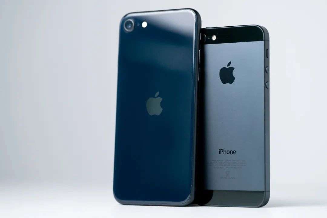 iPhone SE3评测：一面天才，一面怪胎-36氪