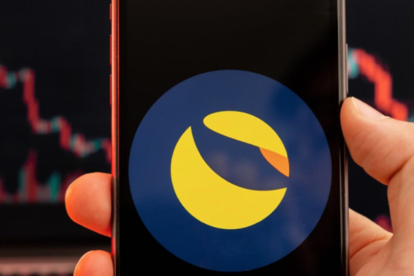 Luna近乎归零，用算法打造的噱头露馅了？-36氪