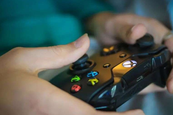 掌上WeGame倒了，小黑盒、TapTap谁会是下一个？-36氪