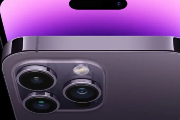 苹果iPhone 15超大杯曝光：终于上C口，配置全面增强-36氪