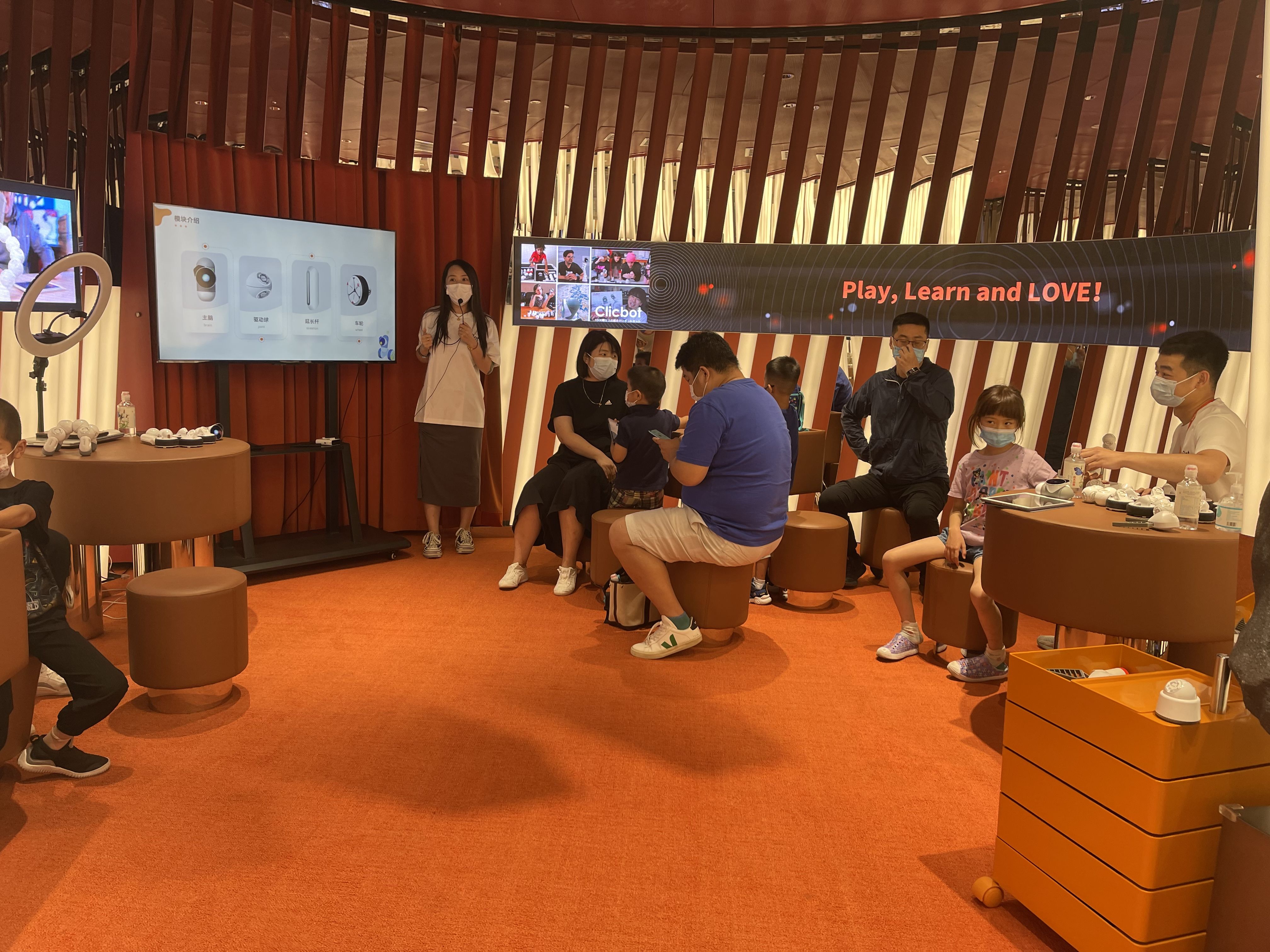 36氪项目报道 | 再造Kickstarter爆款，「可以科技」新品Loona有望夺消费机器人众筹历史销冠-36氪