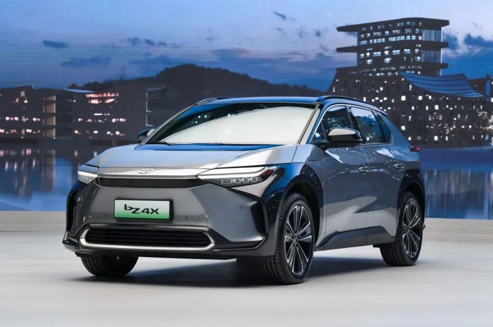 一汽丰田bZ4X上市，被丰田和比亚迪携手打造的bZ3抢了风头-36氪