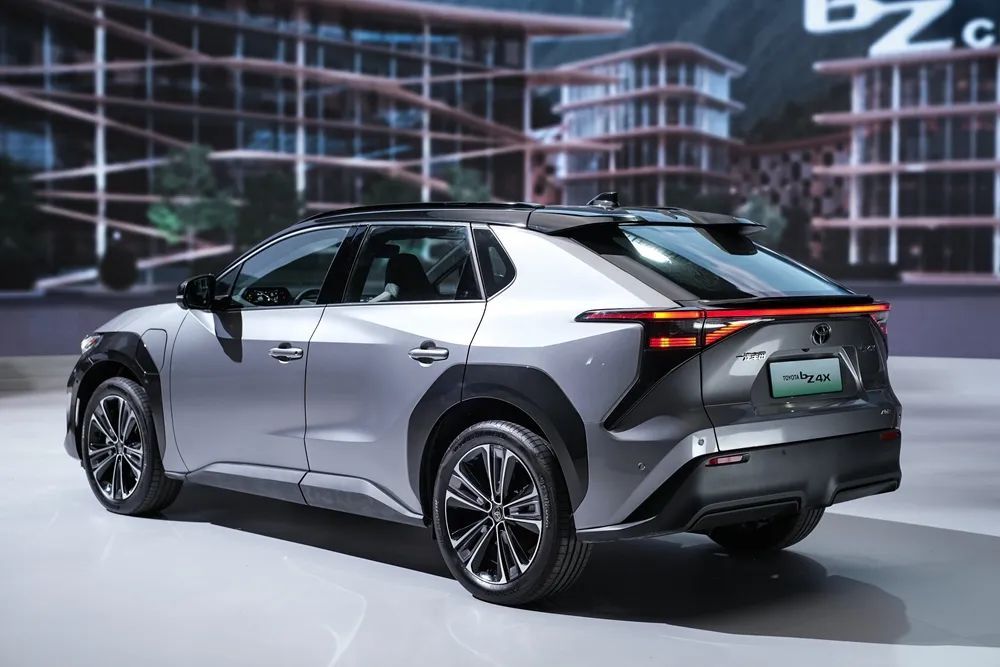 一汽丰田bZ4X上市，被丰田和比亚迪携手打造的bZ3抢了风头-36氪