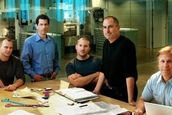 对话 iPod 之父 Tony Fadell：我们曾想在三十年前创造智能手机-36氪