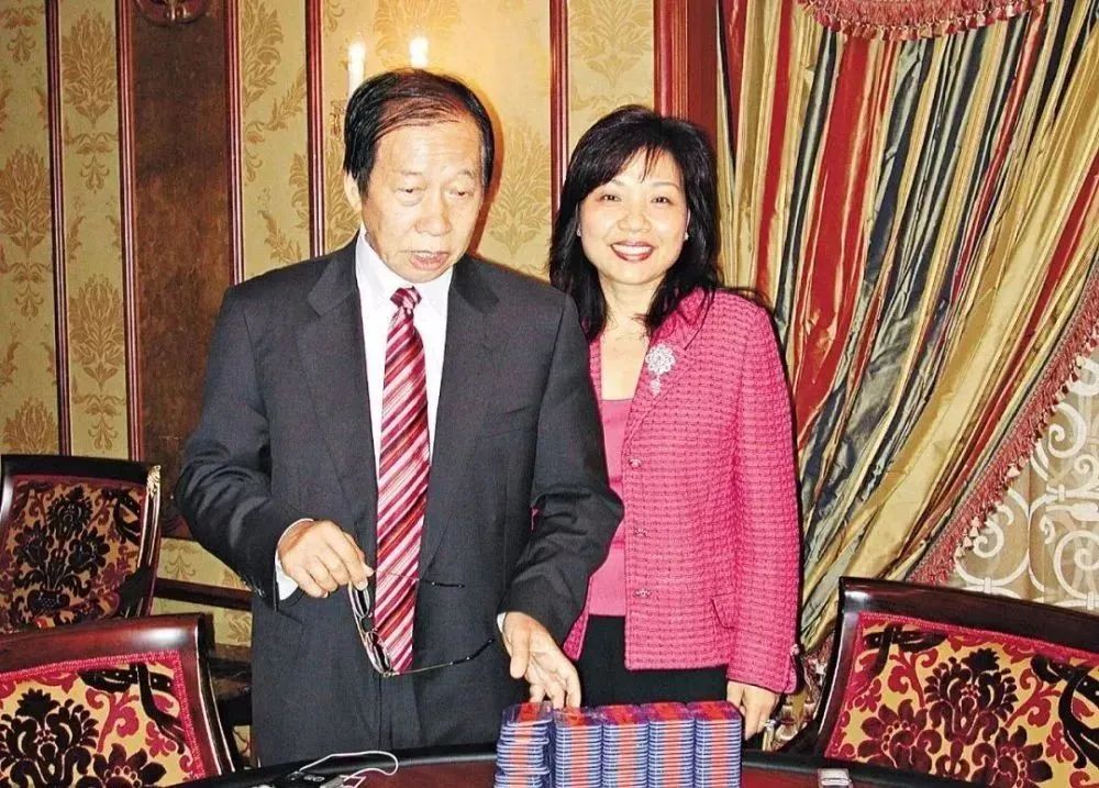 “赌王”家族背后的女首富，大案缠身公司退市，连赌场都开不下去了-36氪