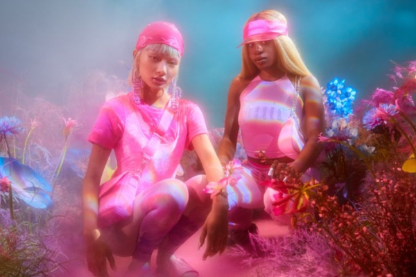 遁入欢愉：复刻科技乐观主义，「Y2K美学」何以卷土重来-36氪