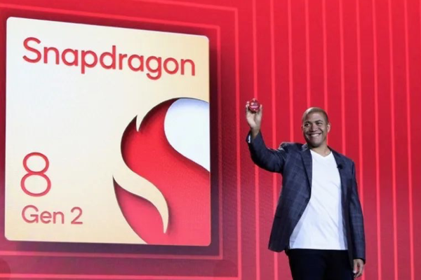 发布8 Gen 2，高通要夺回移动AI最强芯片的王座-36氪