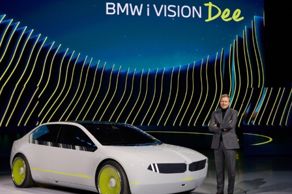 「Dee」横跨虚拟和现实世界-36氪