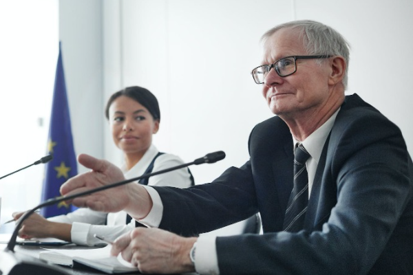 海外new things | 人工智能翻译软件「DeepL」融资约1亿美元，估值超过10亿美元-36氪