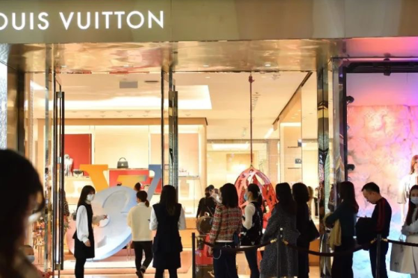 我为何花三四十万囤LV-36氪