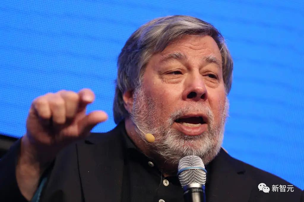 ChatGPT之父提新版摩尔定律，宇宙智能数量每18个月翻一番-36氪