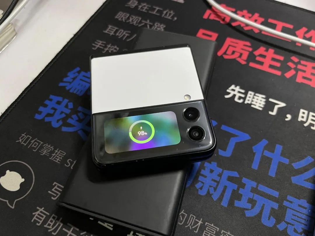 花 2100 买了一台 Z Flip 3，聊聊我的折叠屏「初体验」-36氪