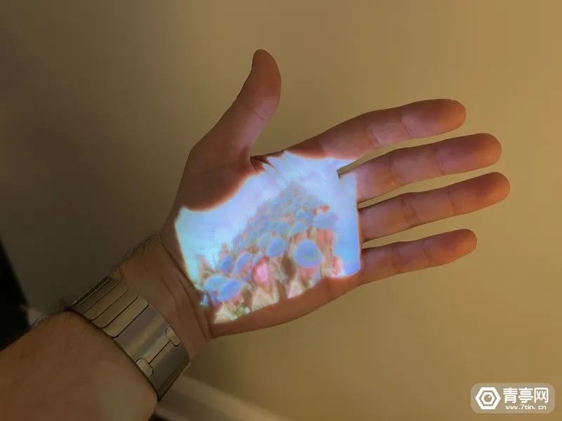 前苹果设计总监创办，Humane想用AI+AR界面取代手机-36氪