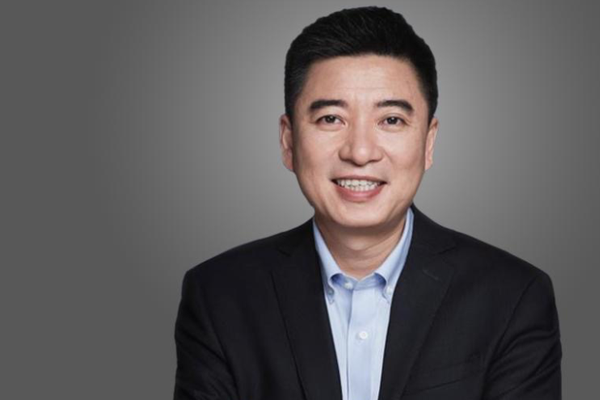 守着金山，这个CEO真好命-36氪