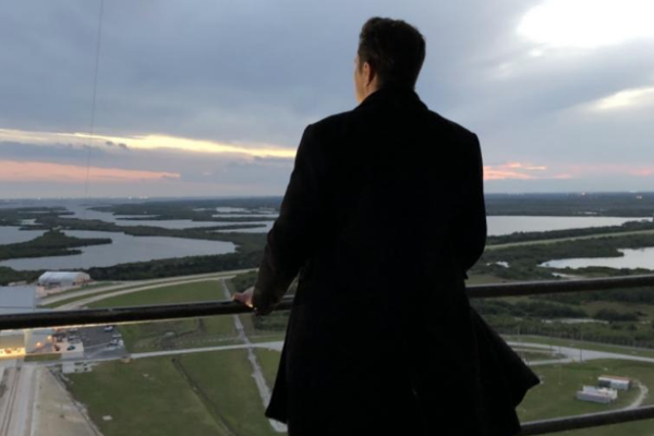 马斯克vs乔布斯，同一个作者笔下的两种天才-36氪