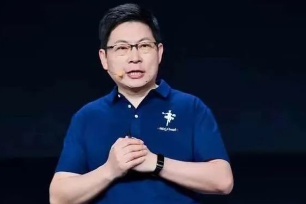 华为重磅人事调整：余承东重心重回手机，智能车空降CEO-36氪