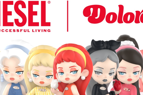 意大利时尚奢侈品牌DIESEL 再度联合玩具品牌工作室轮子小马PONY ON WHEEL 潮玩IP 「Dolores桃乐丝」推出盲盒手办新作-36氪