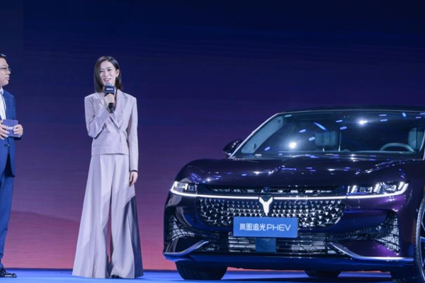 拳打BBA脚踢56E，岚图追光PHEV：你看我行吗-36氪