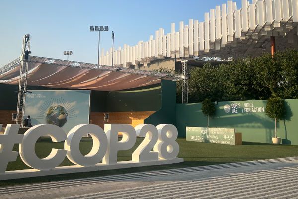 36碳直击COP28｜气候大会日程过半，喜忧也参半-36氪