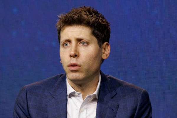 OpenAI CEO奥特曼：AI发展速度快得吓人，就像停不下来的龙卷风-36氪