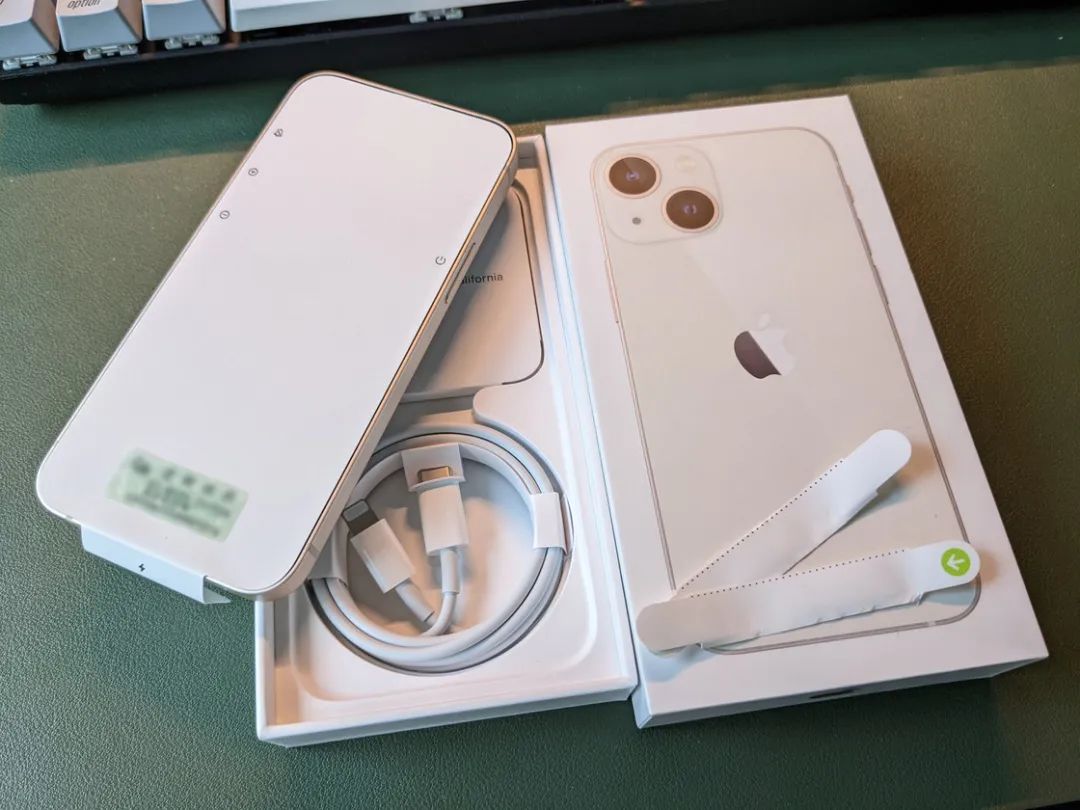 「小屏旗舰」的喧嚣过后，当初那些 iPhone 13 mini 都怎么样了？-36氪