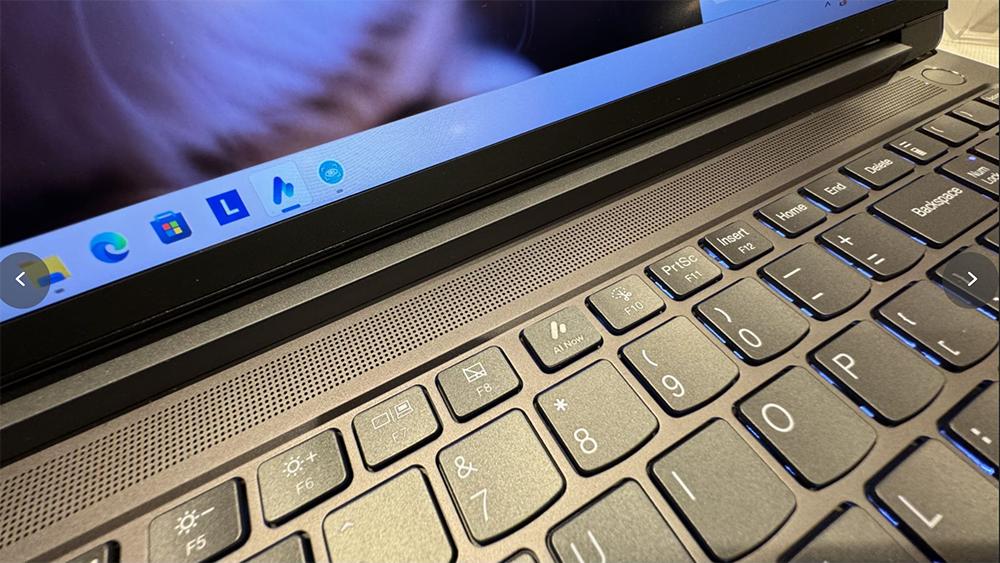 暴走3万步逛遍CES 2024：AI席卷一切，8大方向最火-36氪