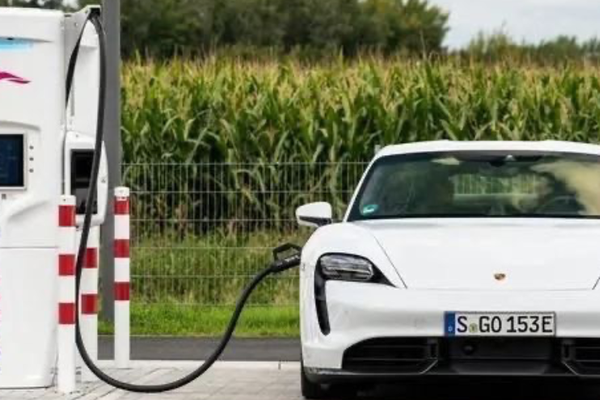 800V，2024年电动汽车公司争夺的第一块高地-36氪