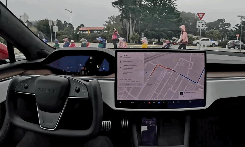 特斯拉FSD V12在美推送，AI算法黑箱端到端控制，摒弃人类规则程序-36氪