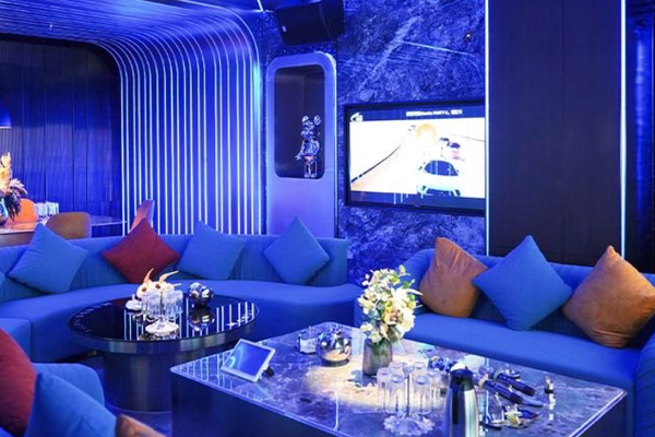 9年倒闭7万家，年轻人抛弃KTV-36氪