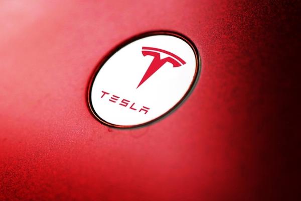 特斯拉FSD来了，但还没真正来｜焦点分析-36氪